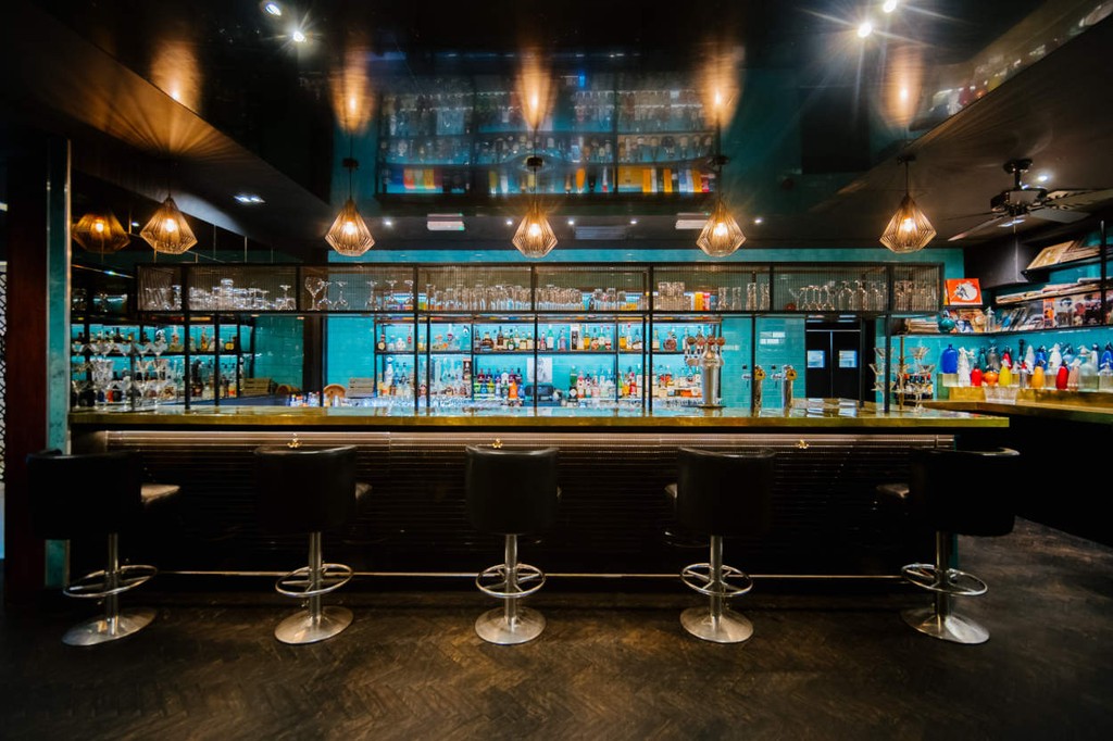 The Vincent Pacific Bar | The Vincent Hotel