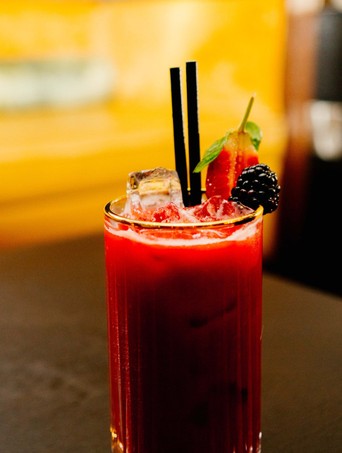 The Vincent Pacific Bar | The Vincent Hotel